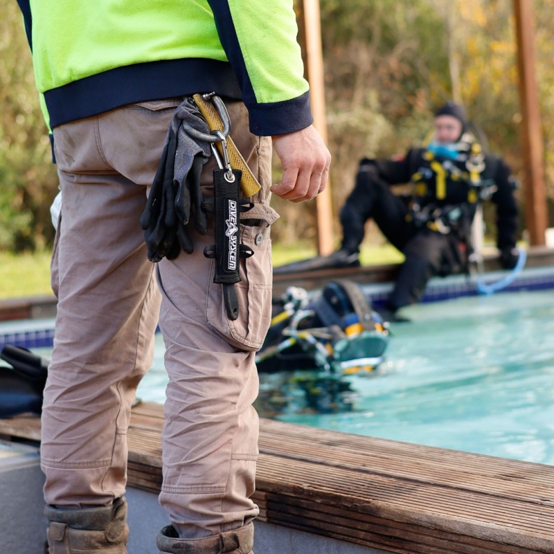 Nuovo Fodero OTS con coltello e moschettone asimmetrico - DiveSystem Store